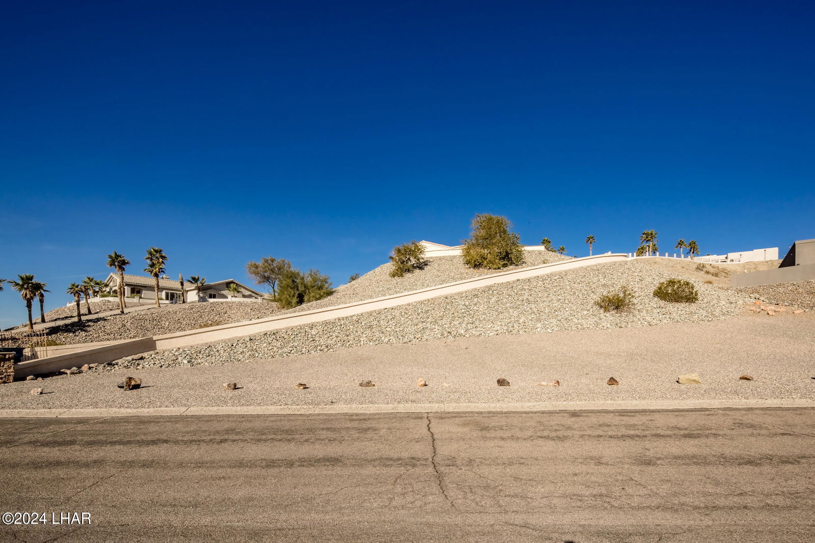 3481 Kicking Horse Dr, Lake Havasu City | MLS 1028894 | »» Call/Text: HavasuLew @ 928-846-6474