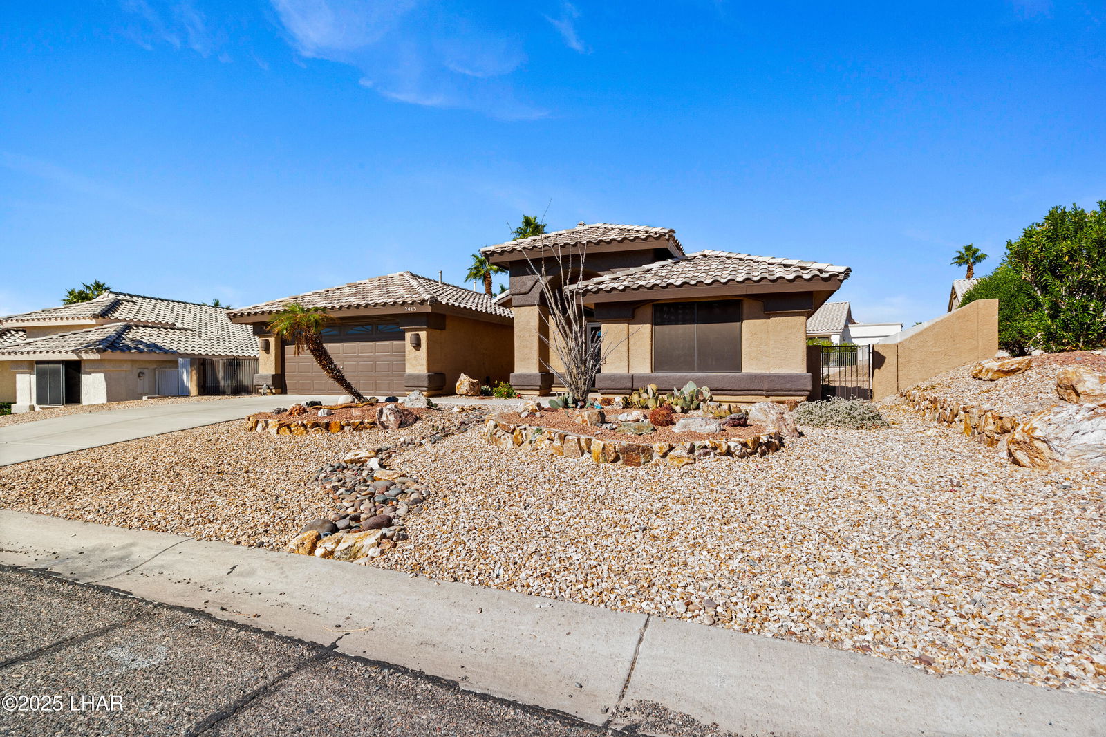 2413 Jacob Row, Lake Havasu City | MLS 1038001 | »» Call/Text: HavasuLew @ 928-846-6474