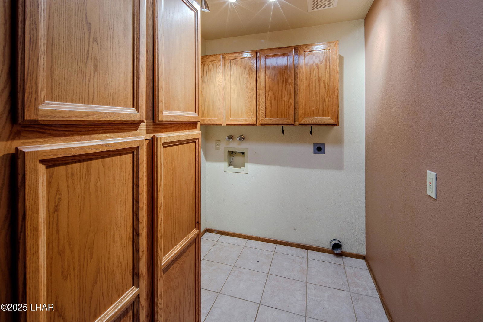 3199 Horseshoe Canyon Dr, Lake Havasu City | MLS 1035140 | »» Call/Text: HavasuLew @ 928-846-6474