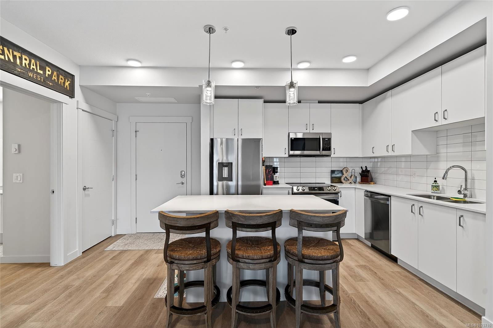 140 Jensen W Ave Unit #205, Parksville, V9P 0H7