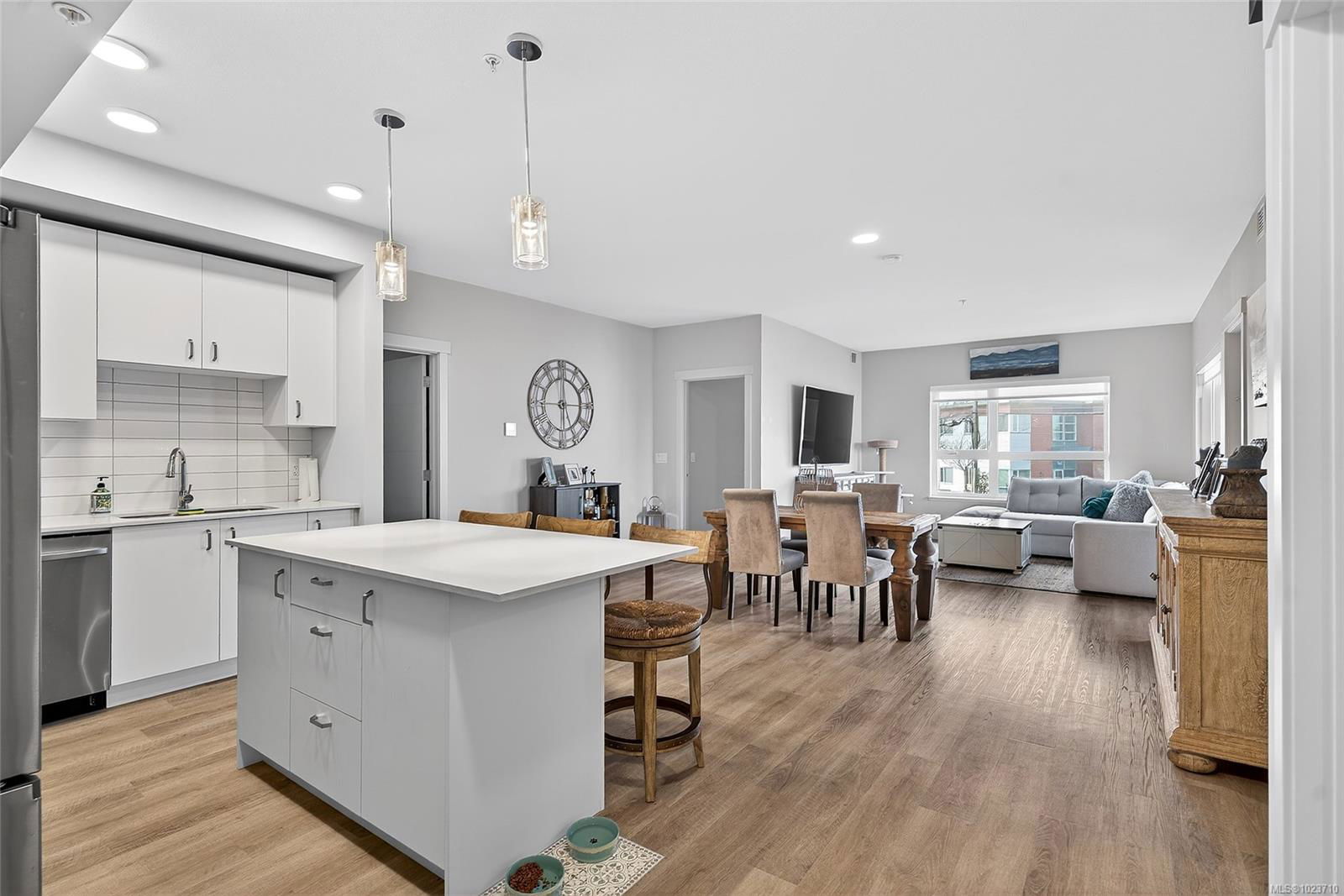 140 Jensen W Ave Unit #205, Parksville, V9P 0H7