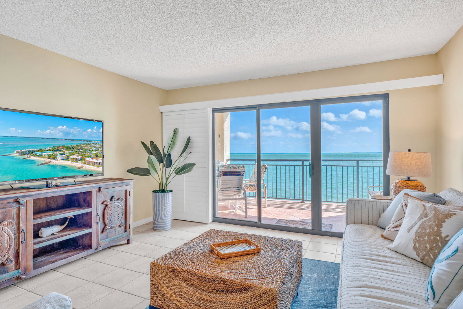 1001 W Ocean Dr Unit 1-204, Key Colony, 33051