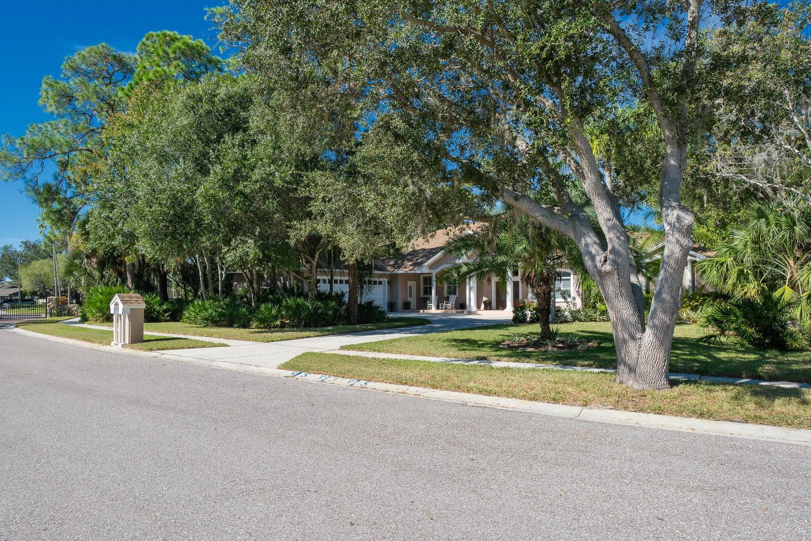110 Deerpath Drive, Oldsmar Property for Sale in , it has 5 bedrooms, 4 ...
