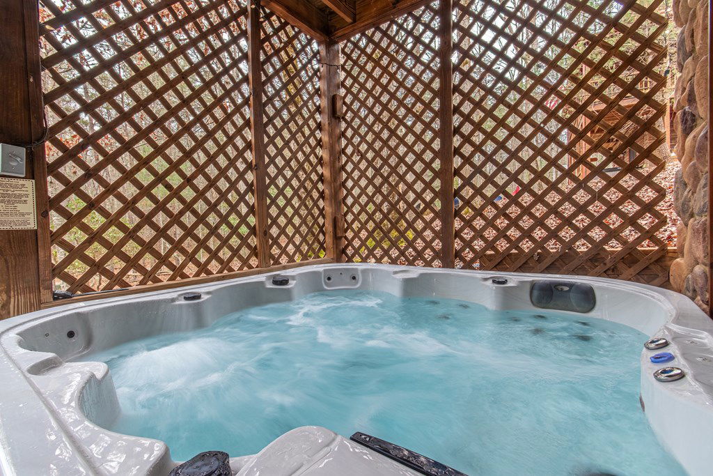 850 Mountain Lake Circle, Blue Ridge, 30513