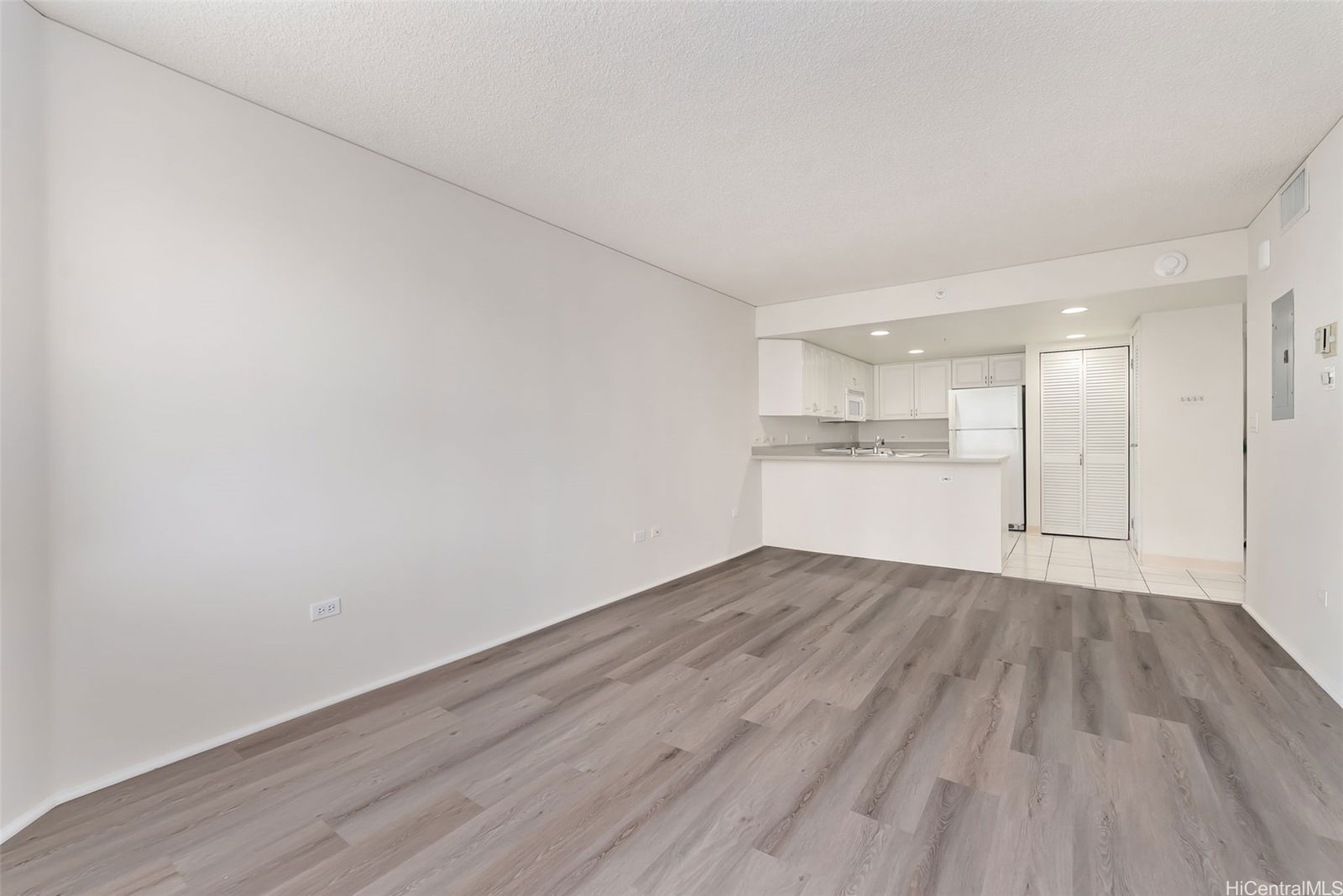 1314 Kalakaua Avenue Unit 707, Honolulu, 96826