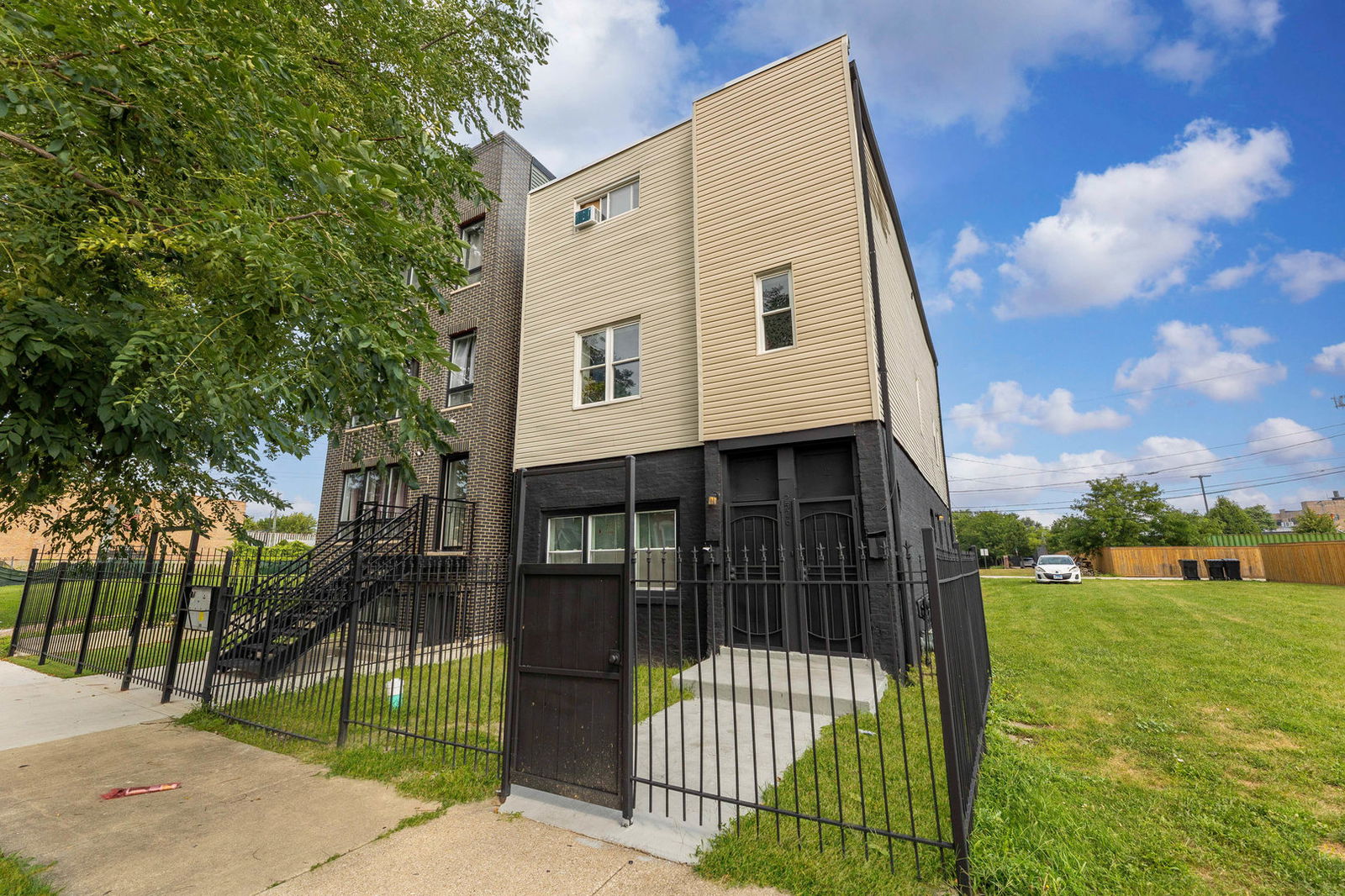 2526 W Monroe Street, Chicago, 60612