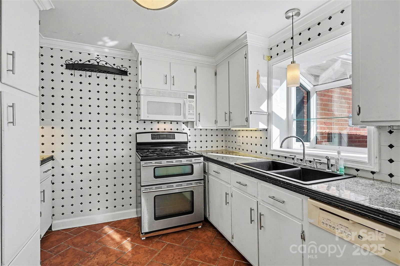 1215 Robinhood Circle, Charlotte, 28227