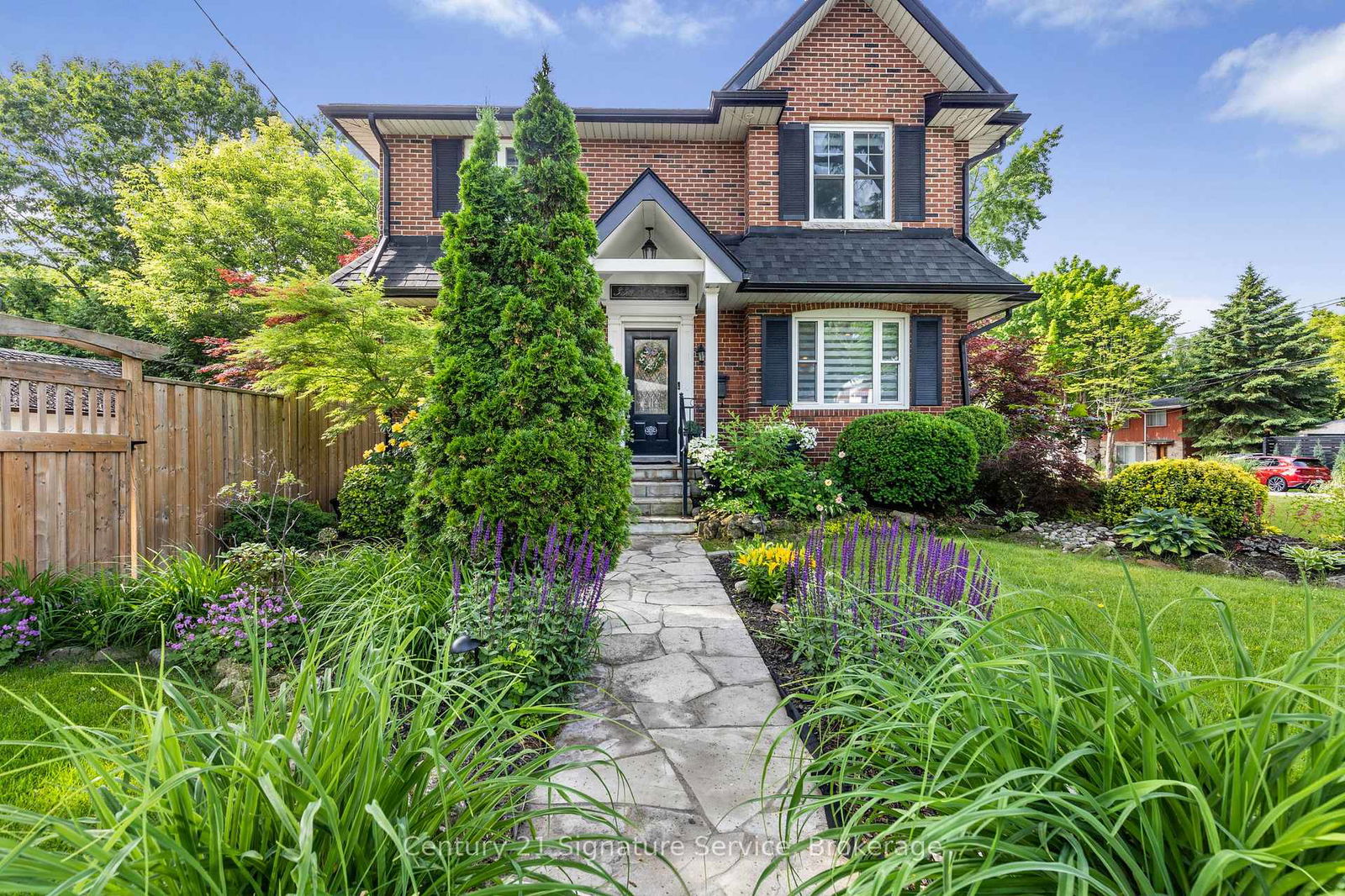 View 33 McIntosh Avenue, Toronto | MLS# W12678228 | Stonegate-Queensway ...