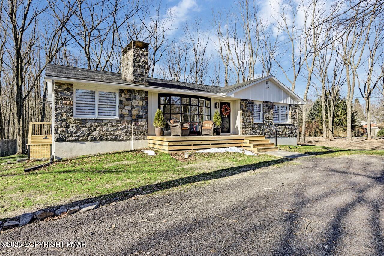 205 Winona Rd, Mount Pocono, 18344