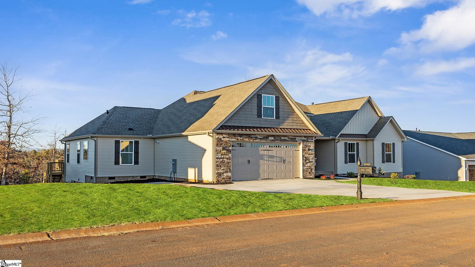 705 Hidden Creek Court, Seneca Home for Sale | Shadowood Ii Real Estate