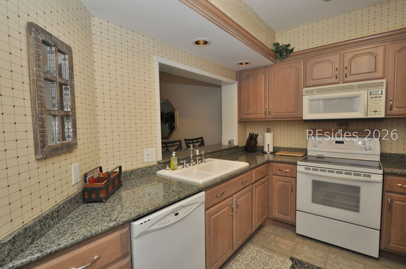 For Sale - 21 S Forest Beach Drive Unit 334, Hilton Head Island - 3 ...