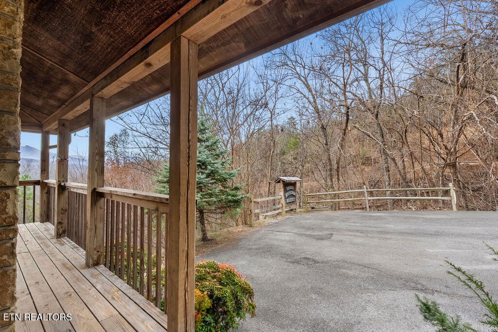 1625 Bear Claw Way, Sevierville, 37862