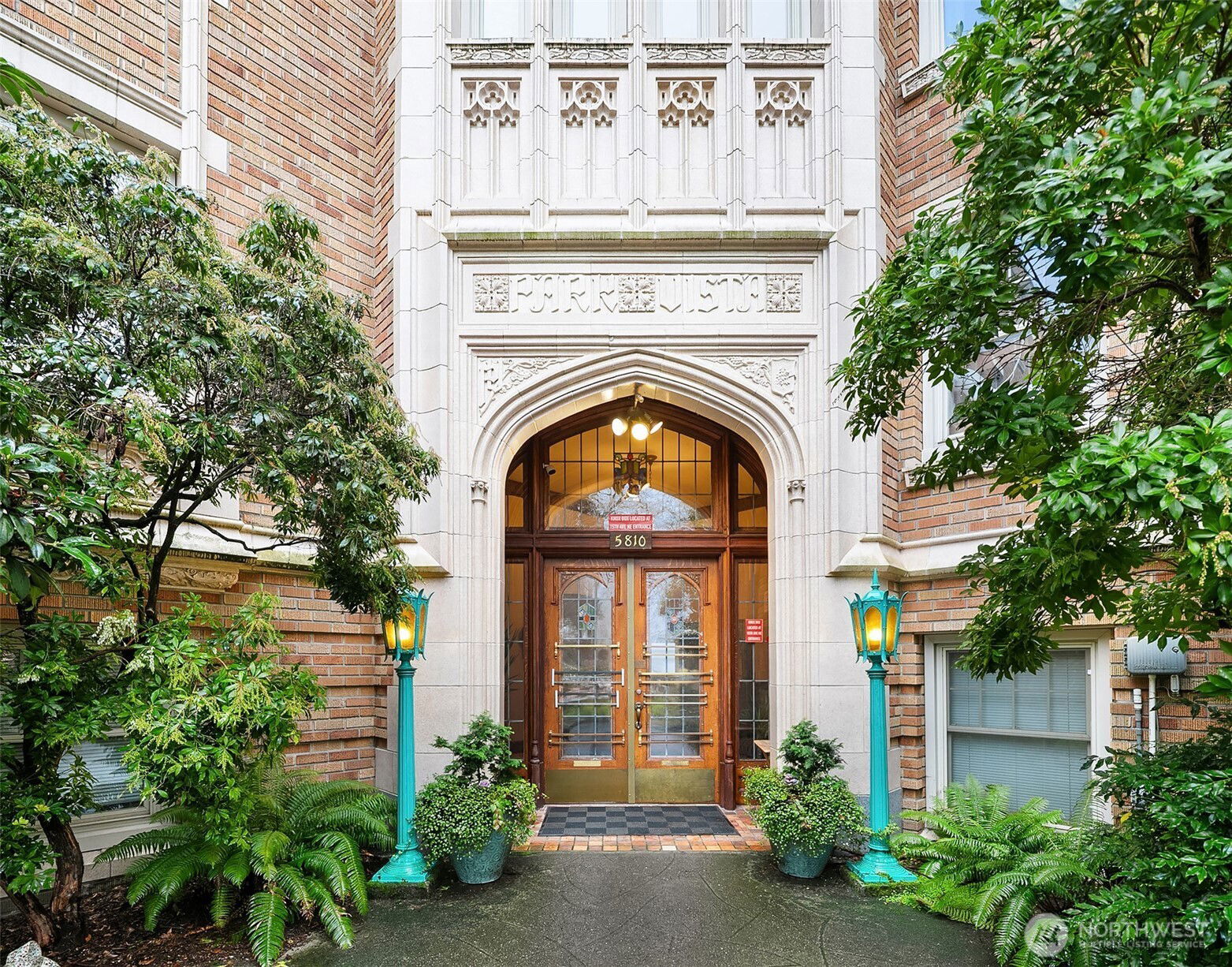 5810 Cowen Place NE Unit #106, Seattle | MLS# 2465148 | Skyline ...