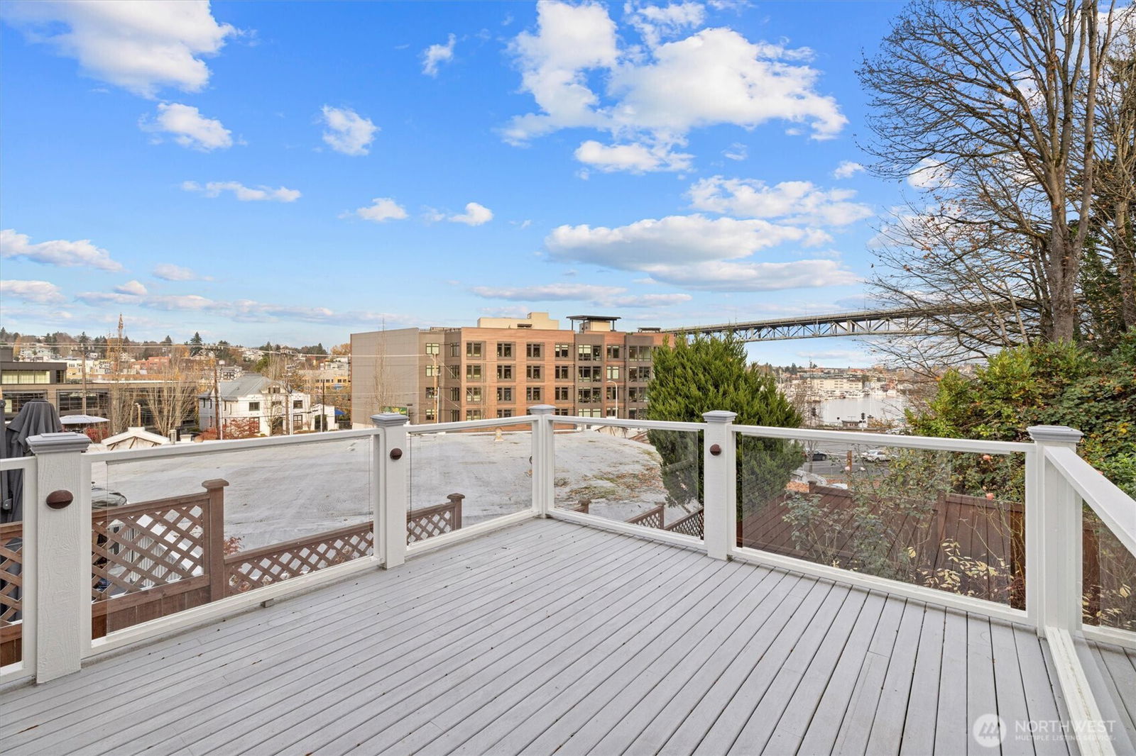 2912 3rd Avenue N, Seattle, WA 98109 | MLS # 2465944 Queen Anne