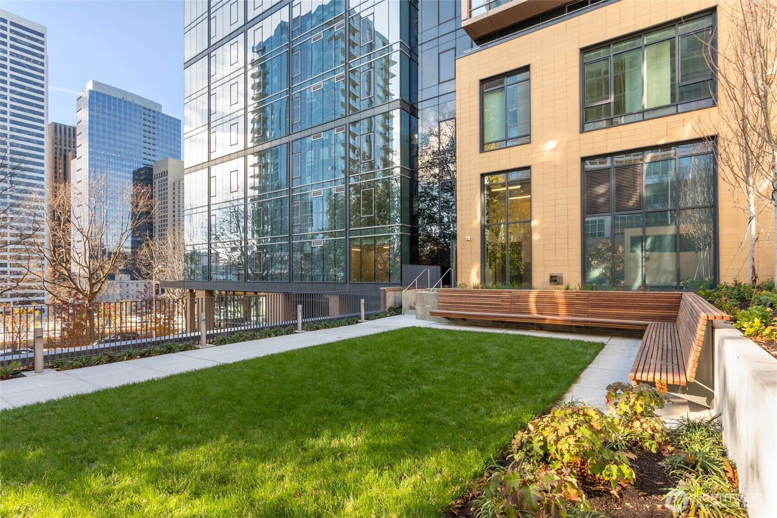 800 Columbia Street Unit #2505, Seattle, WA 98104 | MLS # 2464537 ...