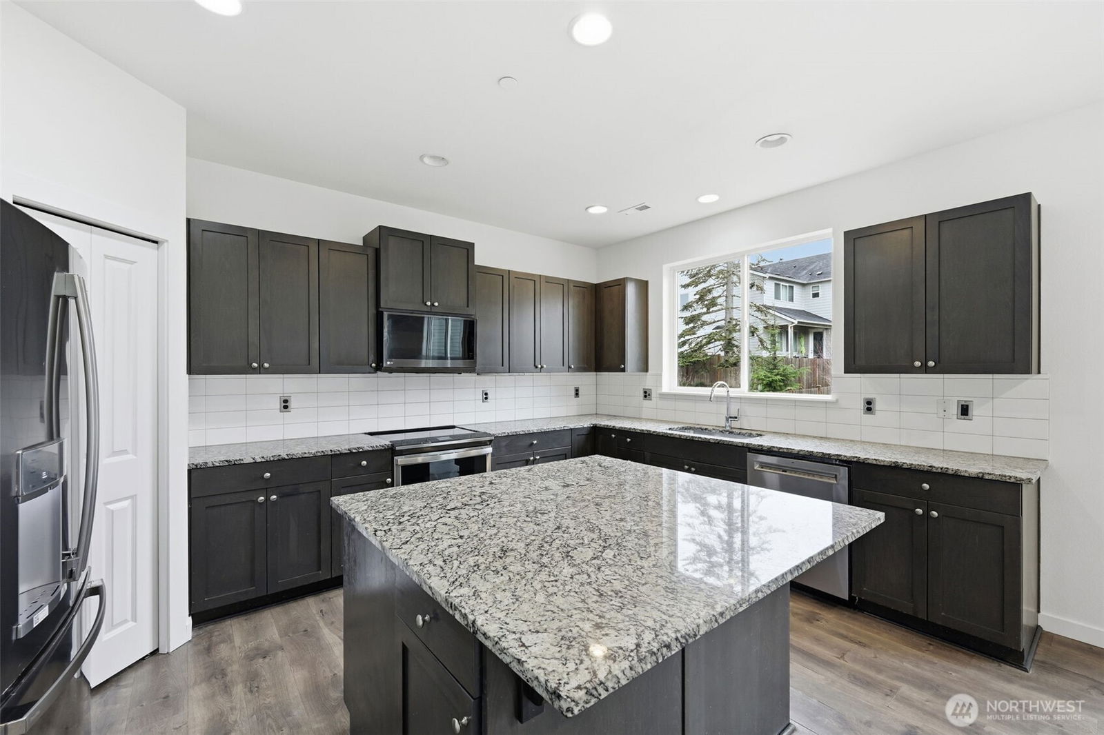 7343 31st Place NE, Marysville | MLS# 2466592 | Skyline Properties, Inc ...