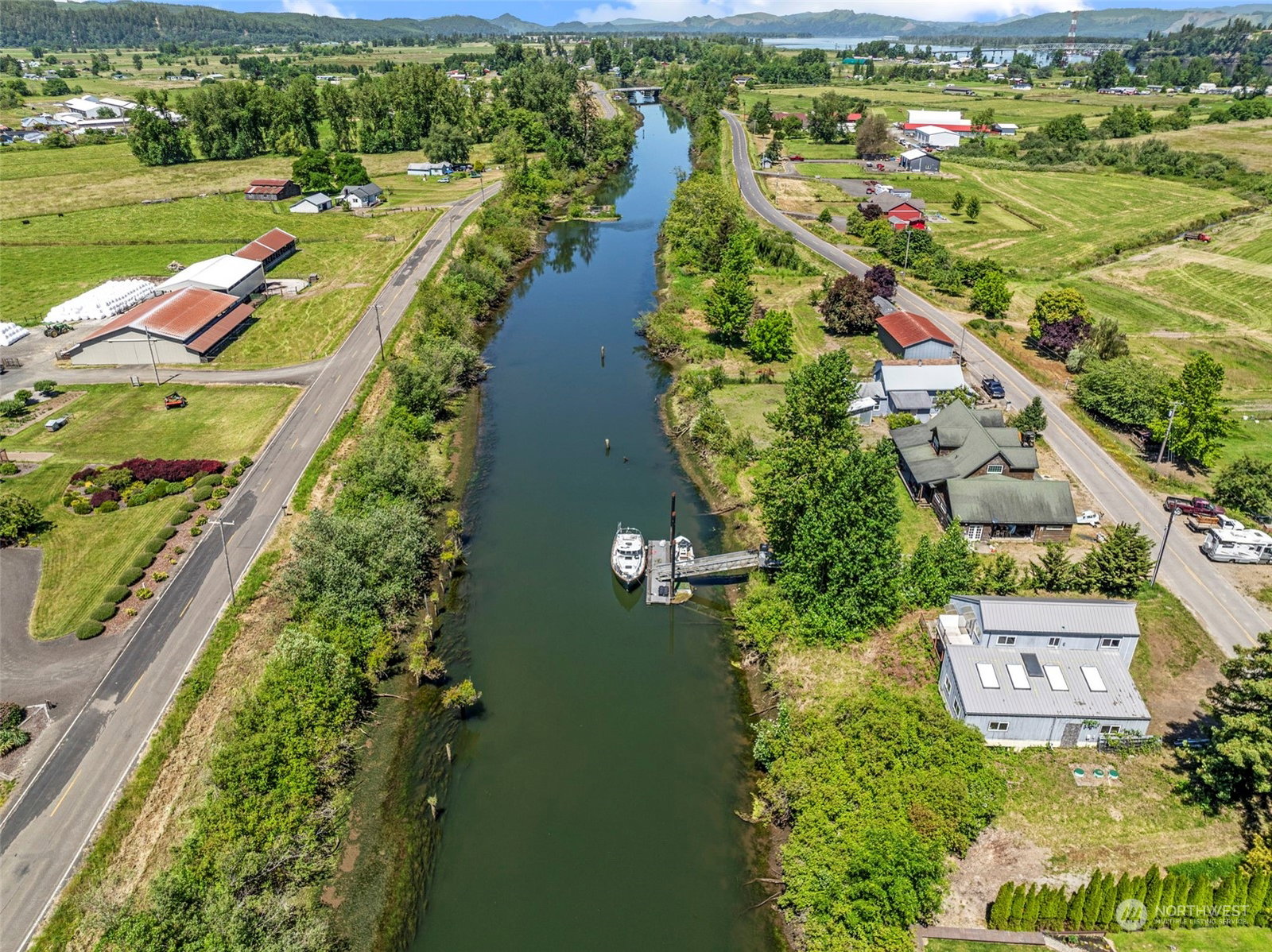 377 E Little Island Road, Cathlamet, 98612
