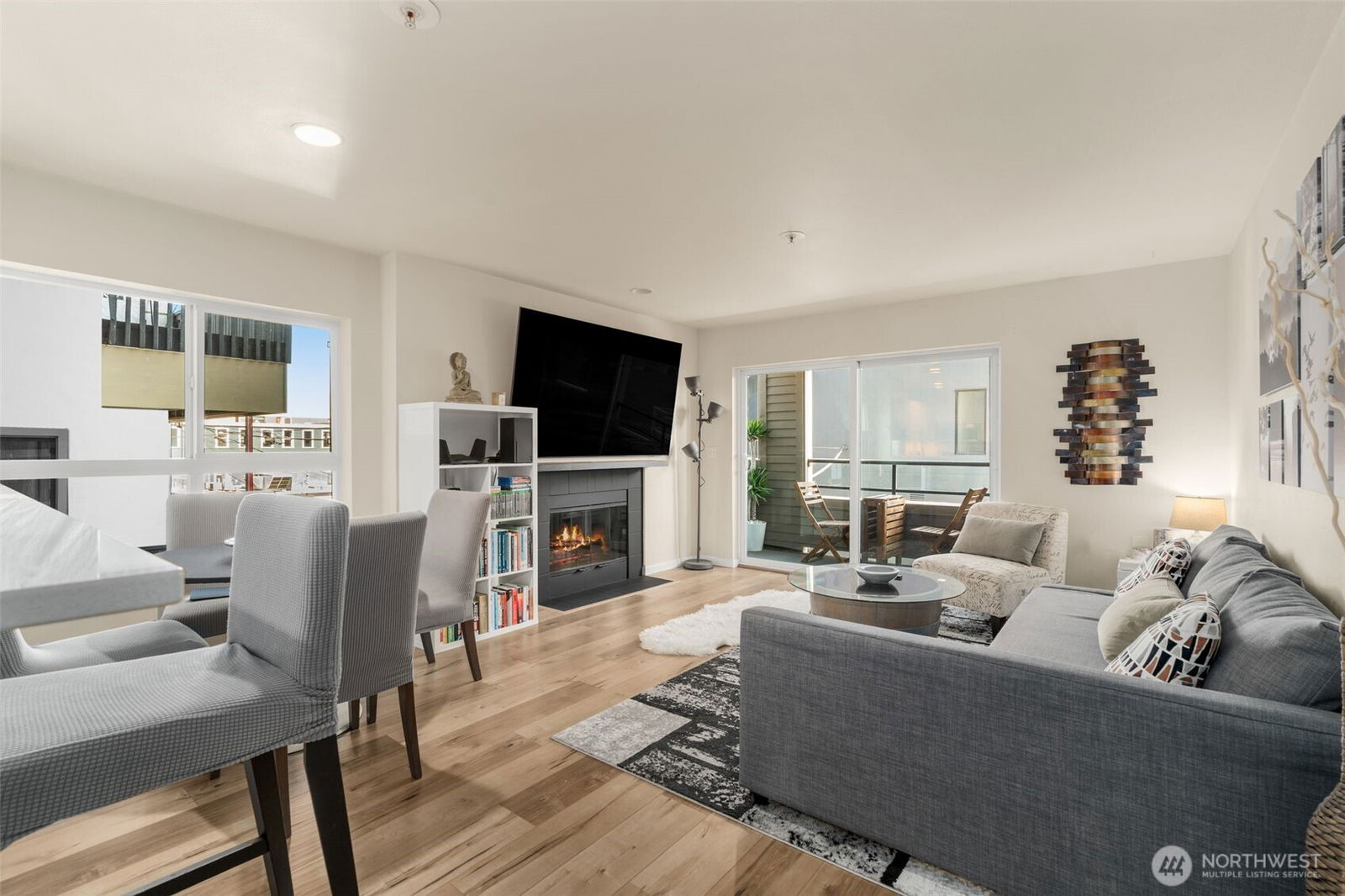 1504 Aurora Avenue N Unit #101, Seattle | MLS# 2470493 | Skyline ...