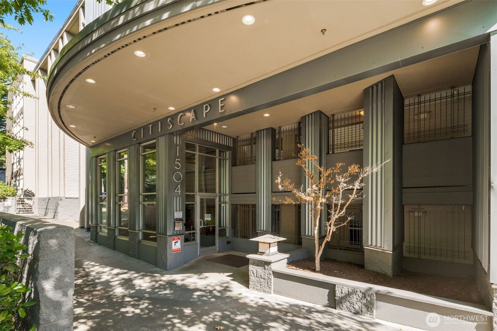 1504 Aurora Avenue N Unit #101, Seattle | MLS# 2470493 | Skyline ...