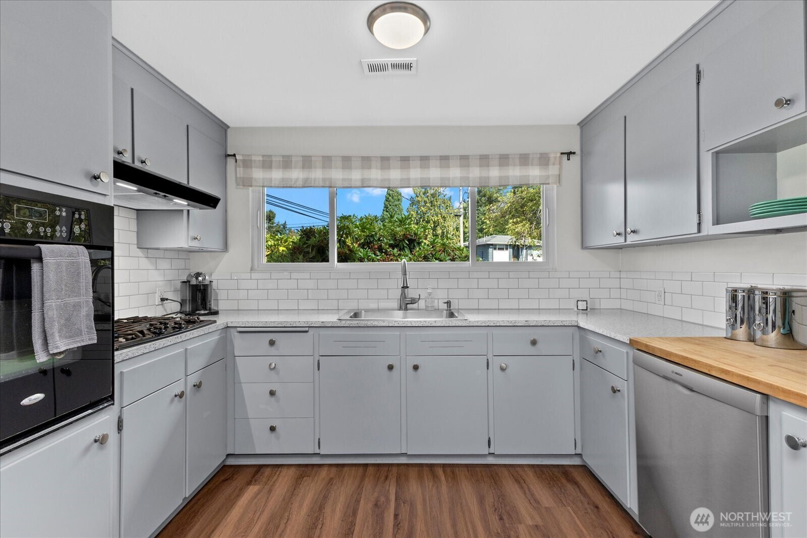 5106 241st Street SW, Mountlake Terrace | MLS# 2433238 | Skyline ...